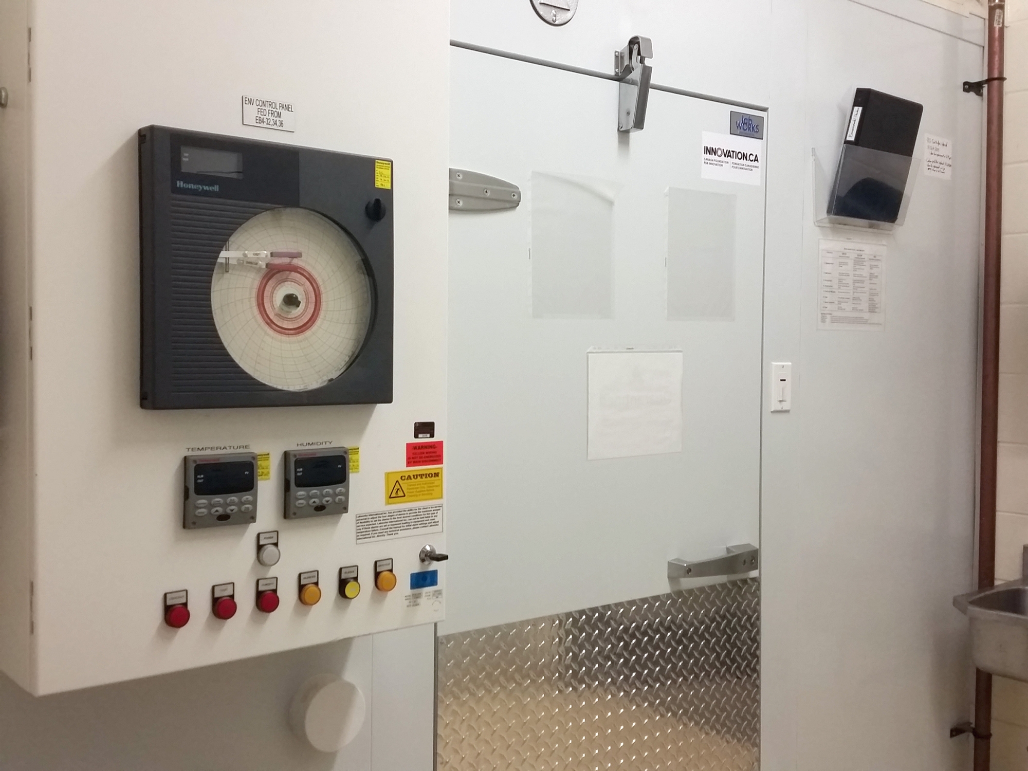 Advanced Facility for Avian Research - Western University